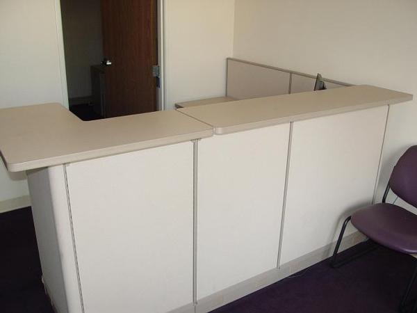 Hoppers Office Furniture - Used Reception Desk/Counter